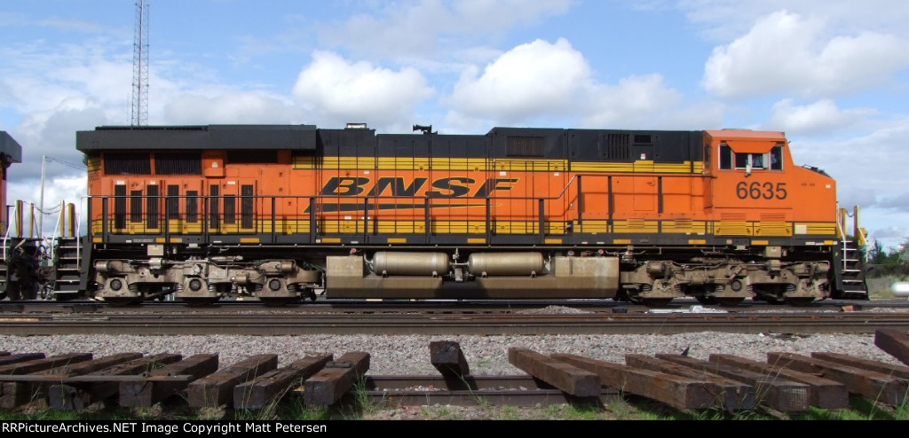 BNSF 6635